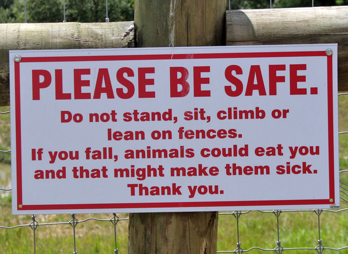 Funny Zoo Signs Which Probably Have Some Incredible Stories Behind Them ...